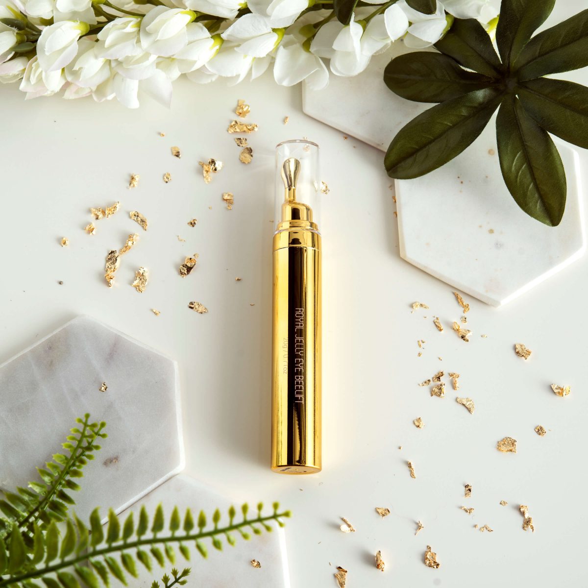 How to Instantly De-Puff the Look of Your Eye Area | Venofye